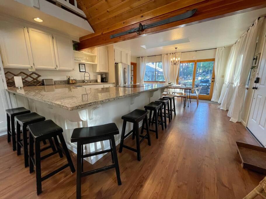 Happy Lake Chalet, Arnold (updated prices 2025)