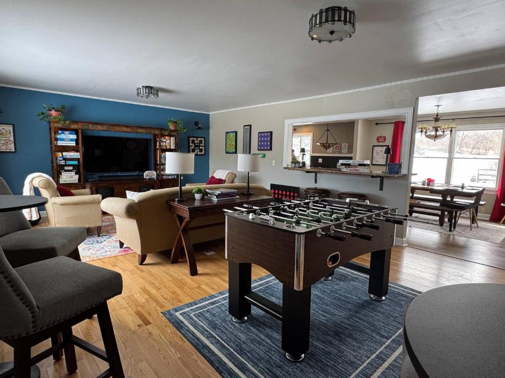 THE HUB Comfy Ranch home beside Letchworth near SUNY & Finger Lakes ...