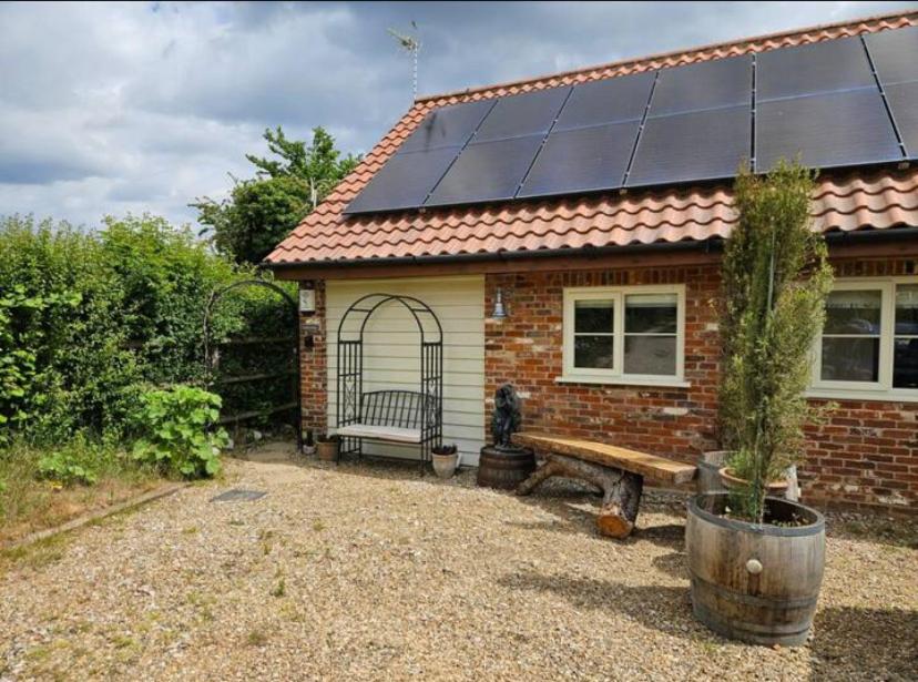 Peaceful country cottage in a rural location near Norfolk Broads 2 ...