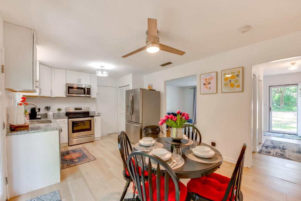 Walk to Lake Munson Tree-Filled Tallahassee Gem!, Tallahassee ...