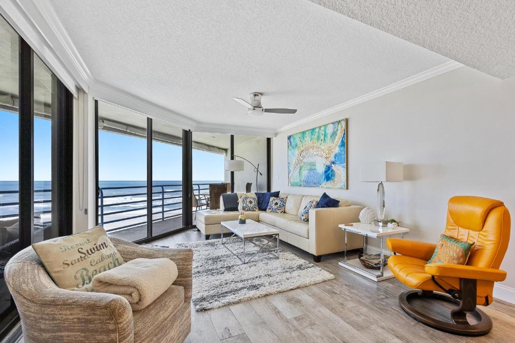 Ebb Tide Retreat - Stylish Beachfront Condo with Resort Amenities - Ebb ...