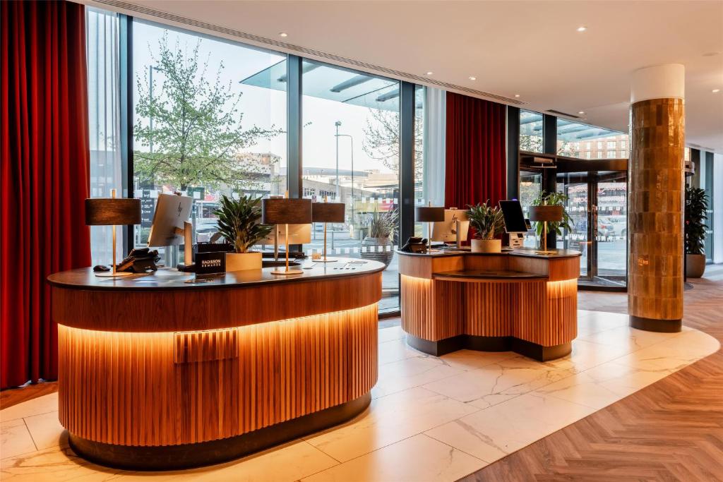 Radisson Hotel Manchester City Centre, A Verified Net Zero Hotel ...