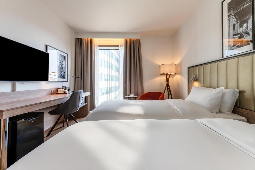 Radisson Hotel Manchester City Centre, A Verified Net Zero Hotel ...