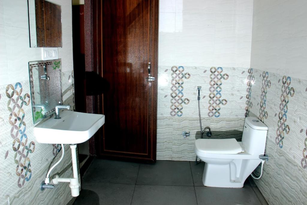 Hotel O Athitya Resort, Sīkar (updated prices 2025)