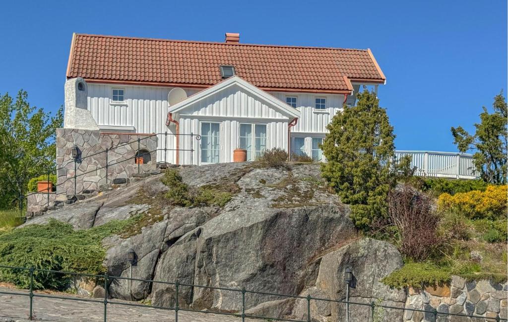 4 Bedroom Cozy Home In Gjeving, Gjeving (updated prices 2026)