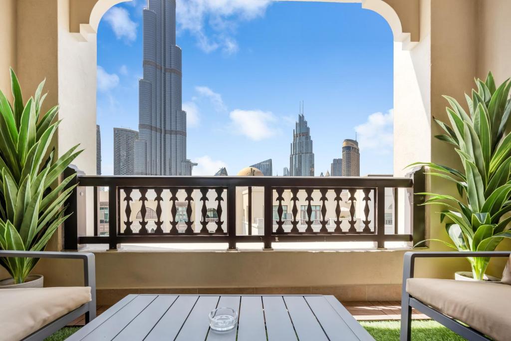 Durrani Homes - Luxe Living at Souk Al Bahar with Burj Khalifa and partial Fountain view, Dubai ...