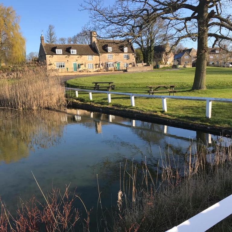 The Exeter Arms, Barrowden (updated prices 2026)