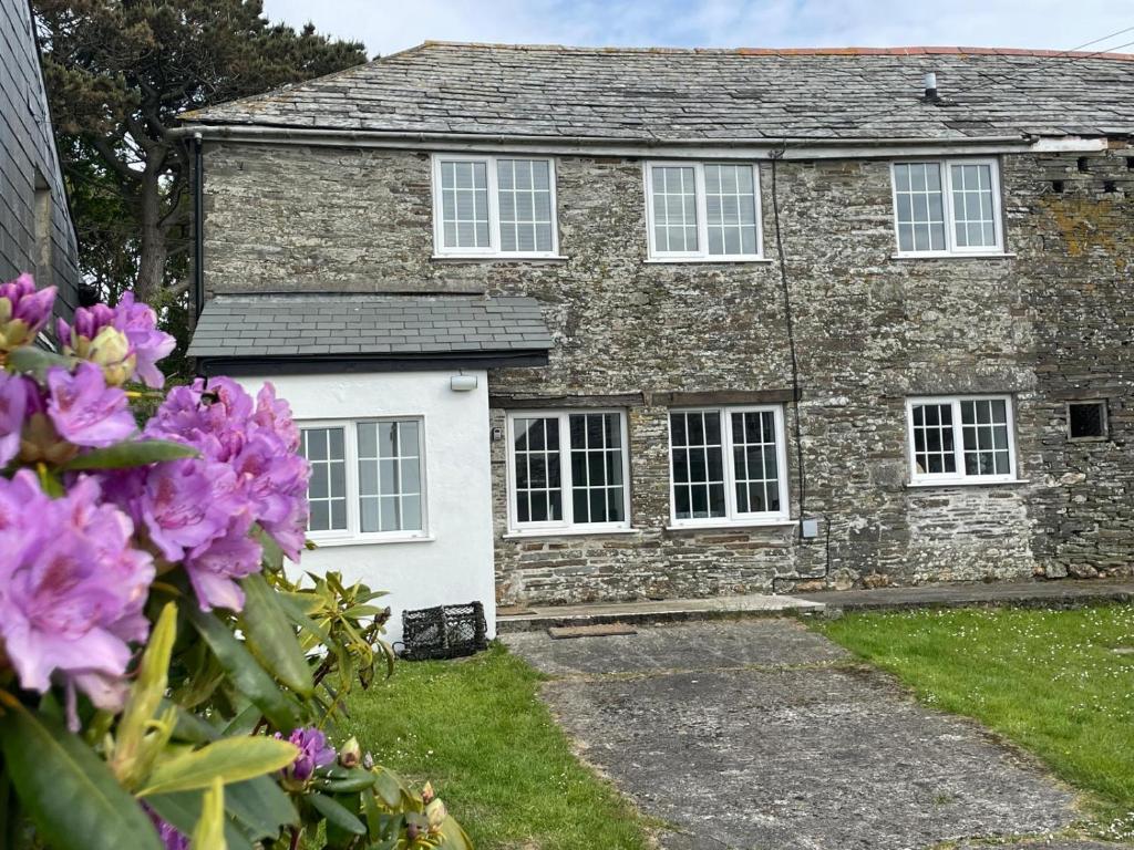 Menadue Cottage, Trenale Lane, Tintagel, Cornwall, Treknow (updated ...
