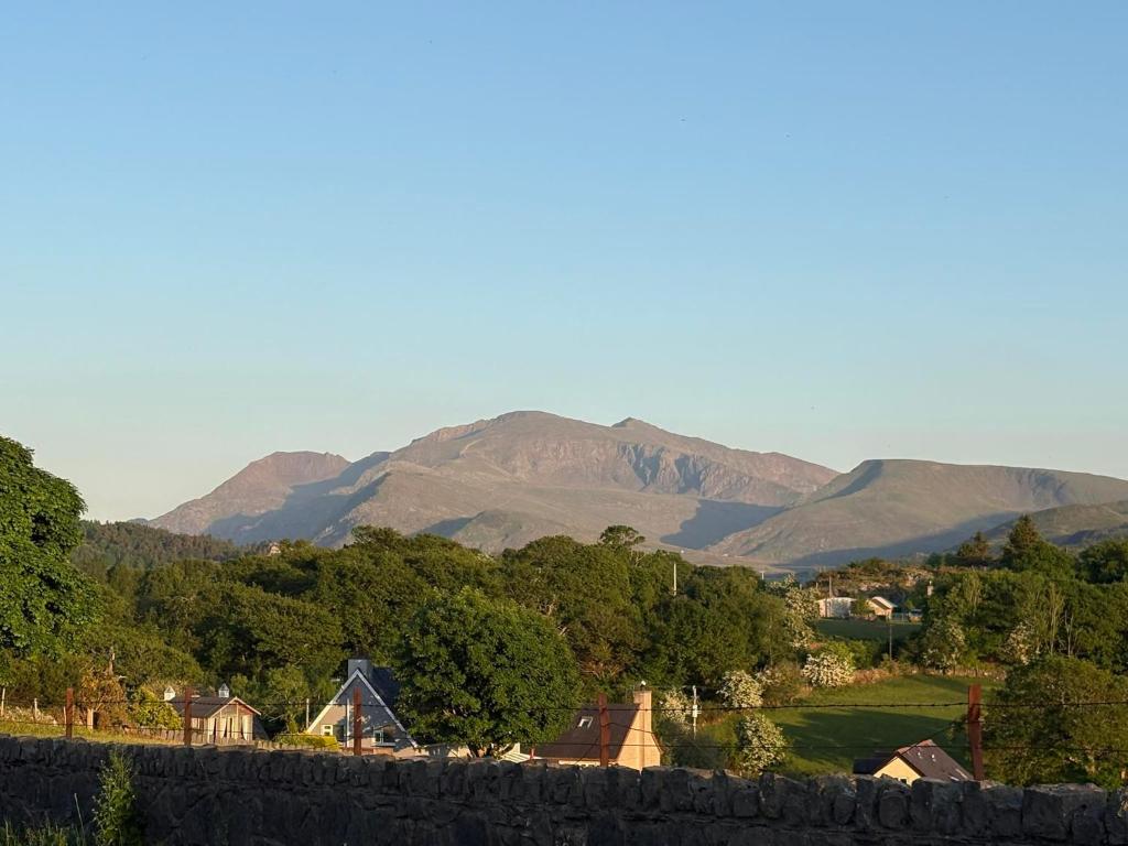 Cosy Caravan in Scenic Snowdonia, Cwm-y-glo (updated prices 2026)