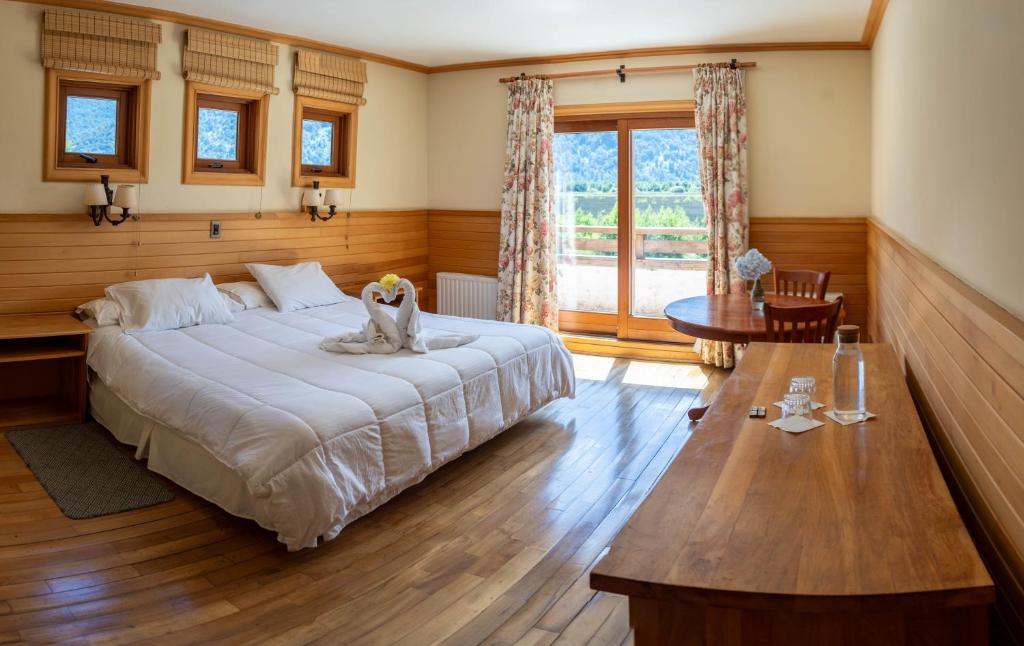 Hotel Natura, Peulla (updated prices 2025)