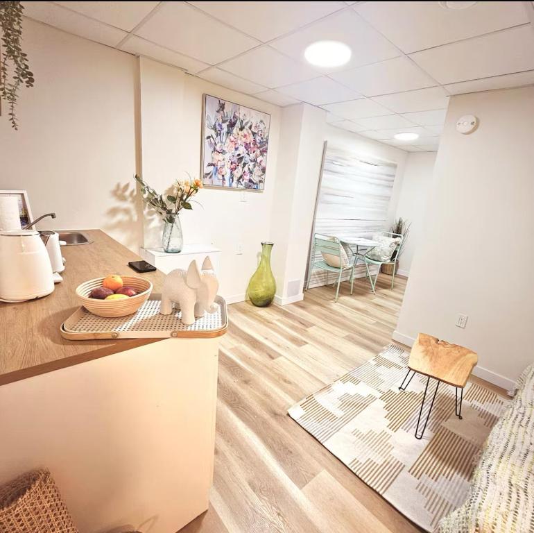 Cozy Basement Suite Winnipeg Walk to Transit, Winnipeg (updated prices ...