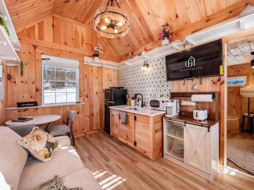 24180 SR 93 Scouts Cottage Hot Tub I Fire P, New Plymouth (updated ...