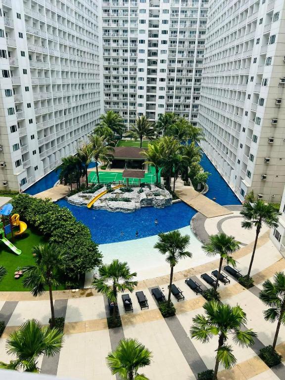 Pool view Condo Near Moa, Airport and IKEA, Manila (aktualisierte ...