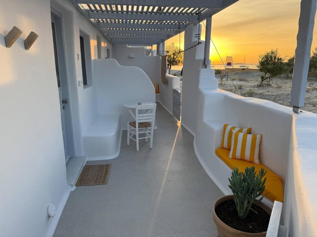 Flisvos beach studios, Naxos Chora (updated prices 2025)