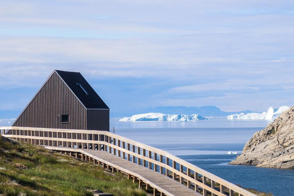 Ilimanaq Lodge - World of Greenland - 1 hour boat trip from Ilulissat ...