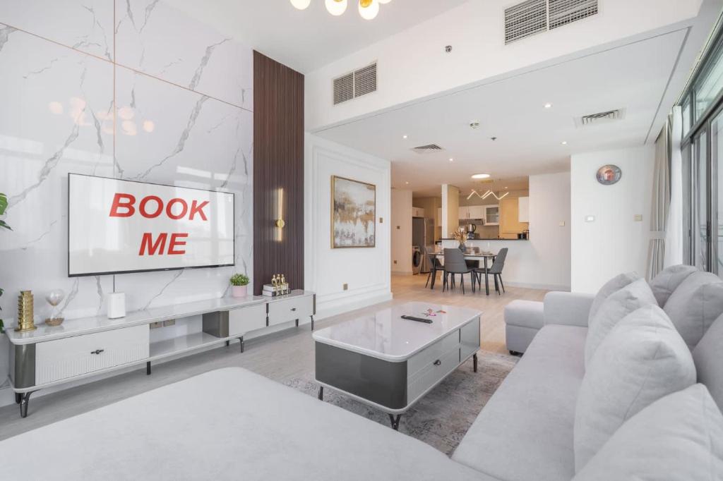 Fantastic 2BR with Full JLT Lake View in Lakeside, Dubai (updated ...