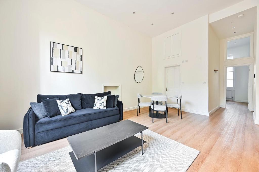 Knightsbridge Ground floor Gem Next Hide park, Londres (preços ...