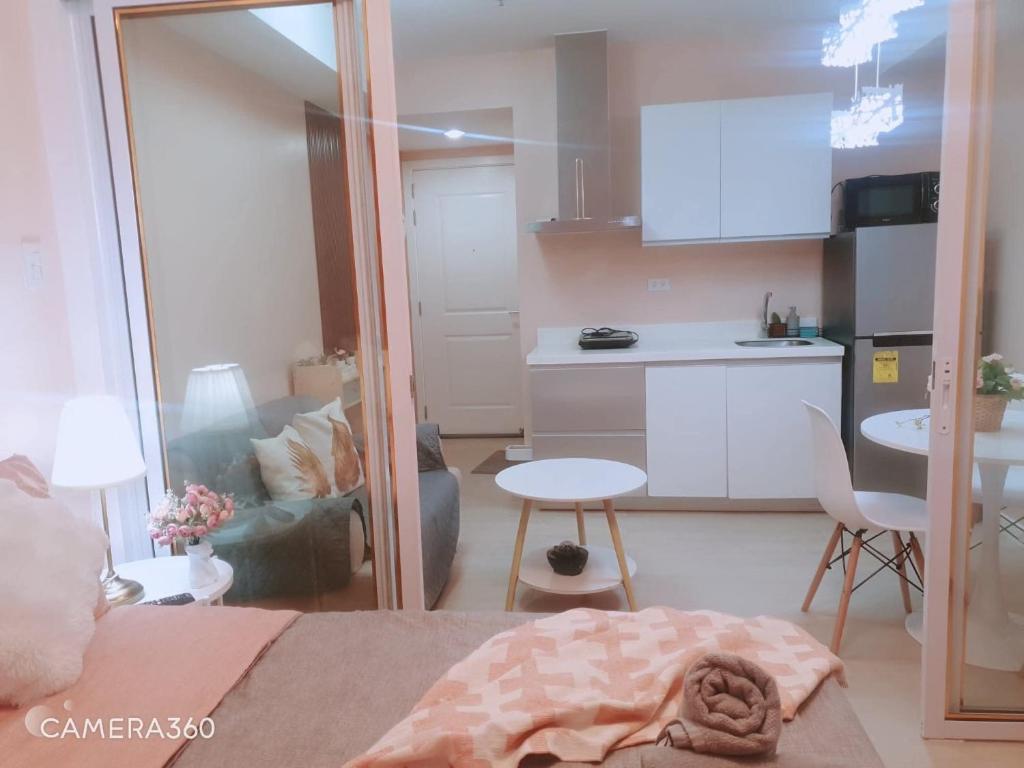 SM Bicutan by AMRS, Manila (updated prices 2025)