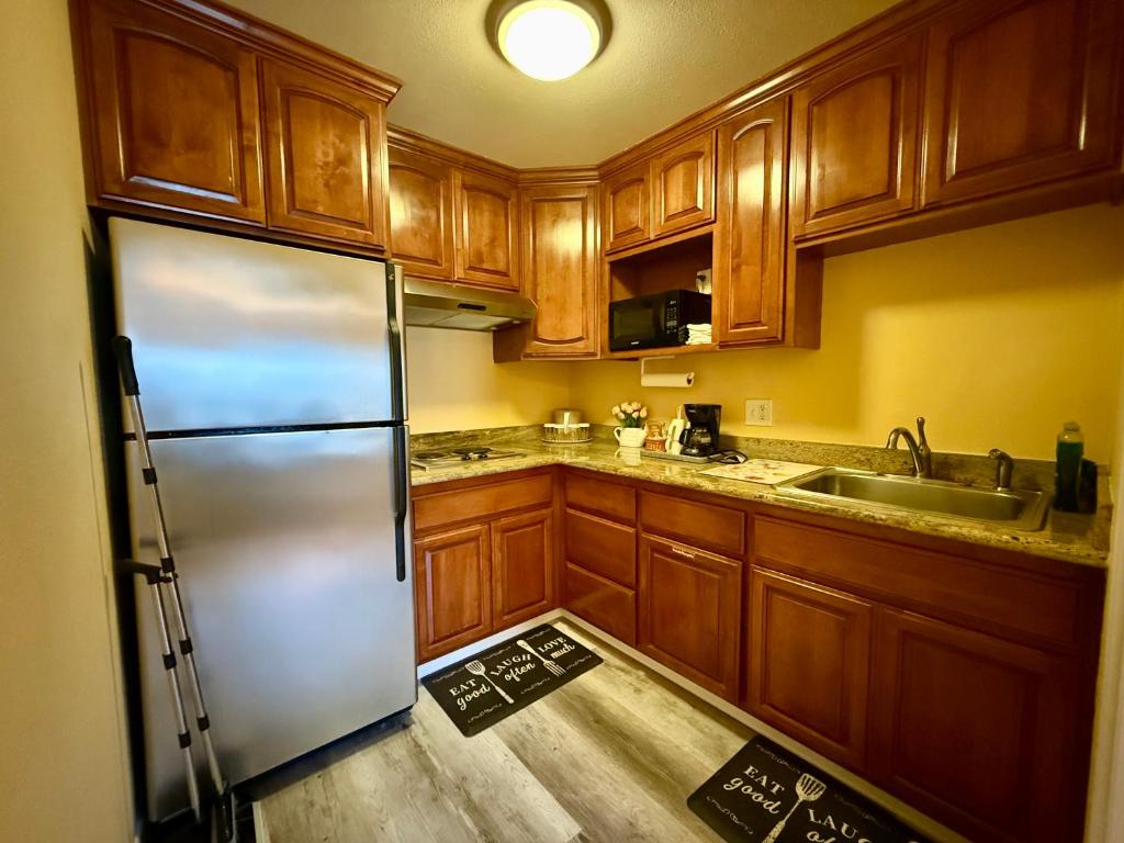 Monterey Bay Lodge, Monterey (updated prices 2025)