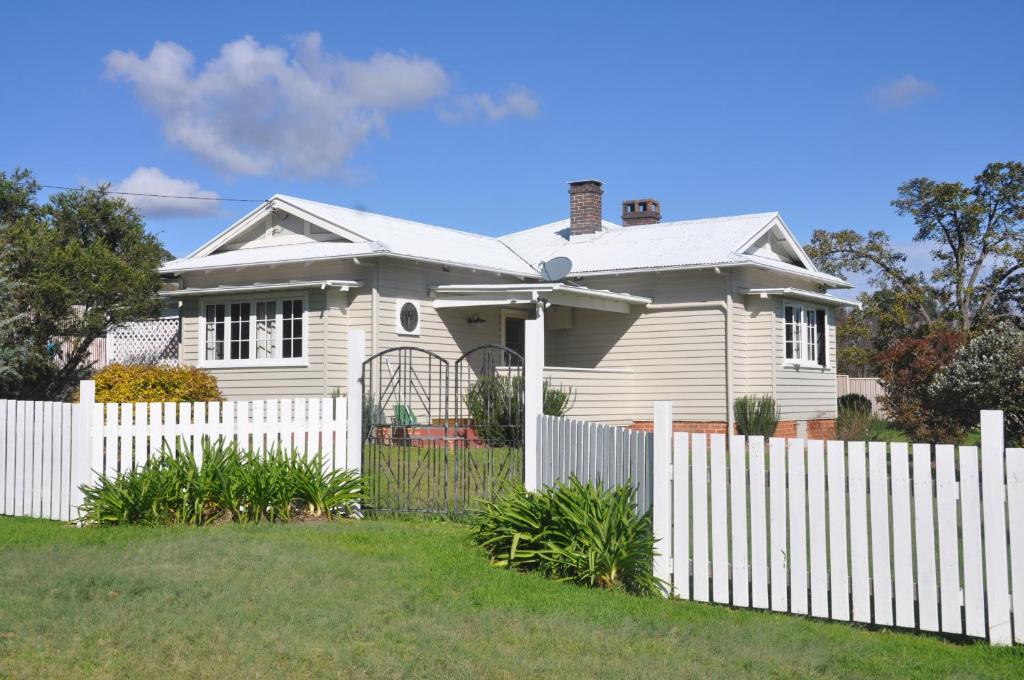 The Brown House Tenterfield, Tenterfield (updated prices 2026)