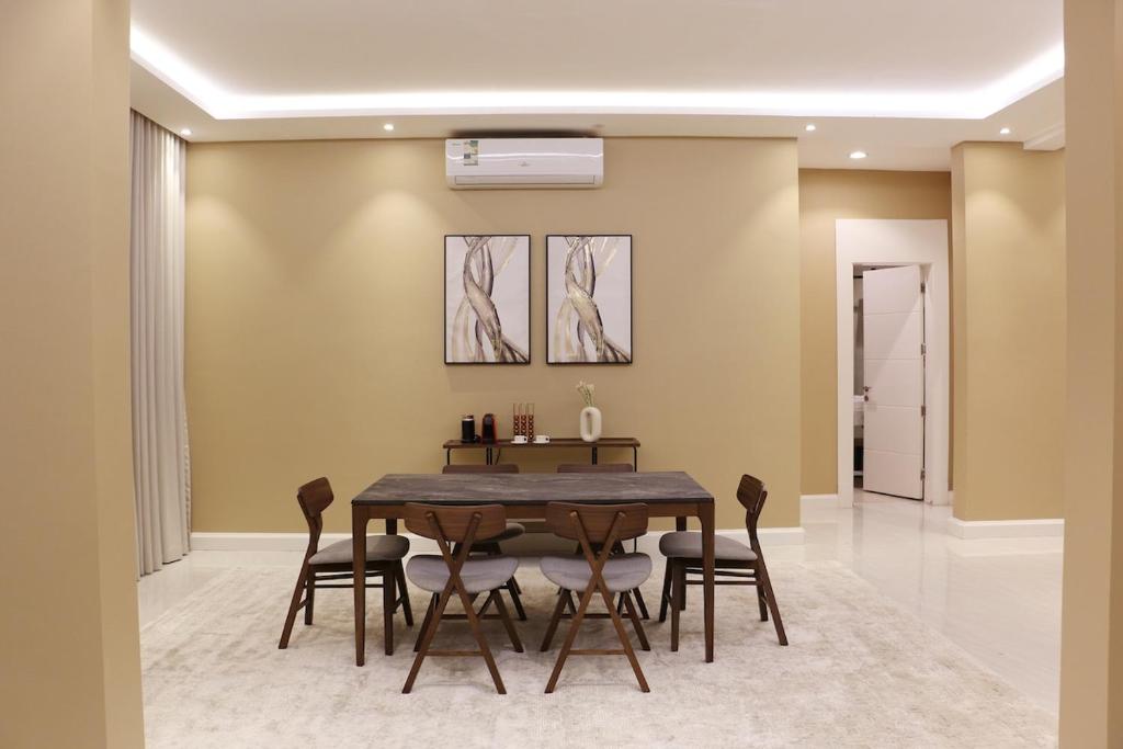 Luxury 2BR with Modern Comforts, Riyadh (preços atualizados para 2025)
