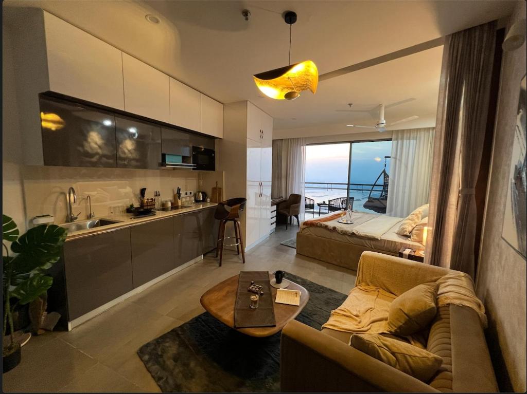 The Sunset Studio River & Skyline View 35 floor, New Delhi (updated ...