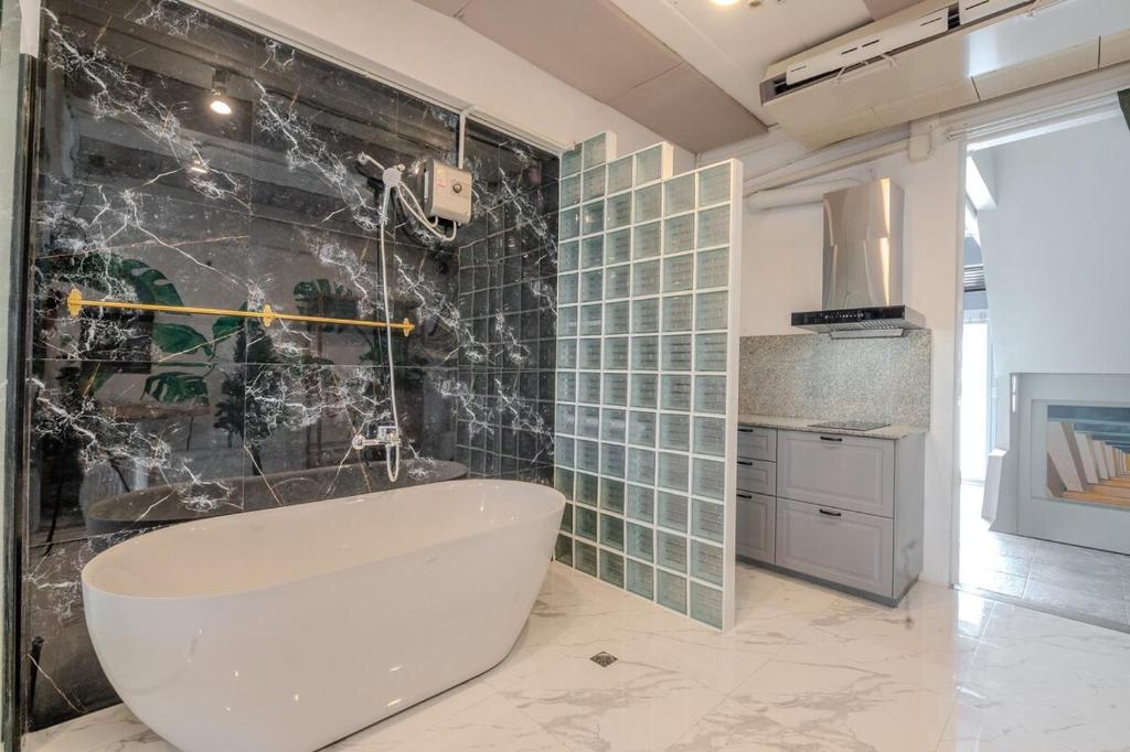 Rooftop at Ladprao The Mall Bangkapi BTS 4BR with Lift, Ban Bang Toei ...