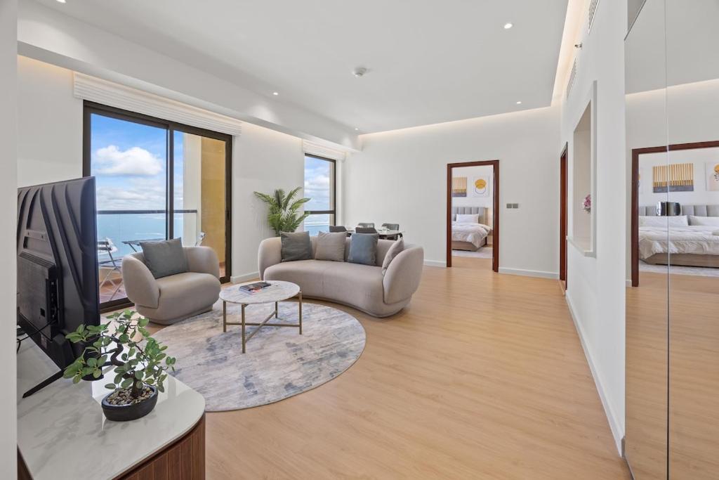 Luxury 2BR with Full Sea and Dubai Eye view in JBR, Dubai (updated ...