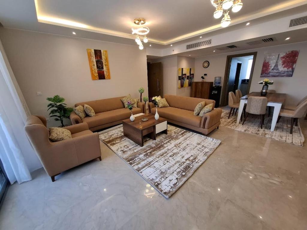 Modern 3BR Skyline View Zed Towers El Sheikh Zayed, Sheikh Zayed ...