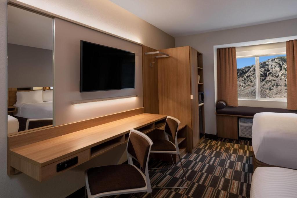 Microtel Inn & Suites by Wyndham Georgetown Lake, Georgetown (updated ...