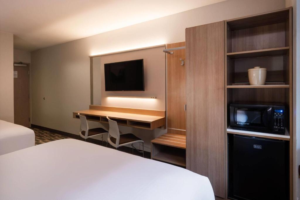 Microtel Inn & Suites by Wyndham Georgetown Lake, Georgetown (updated ...
