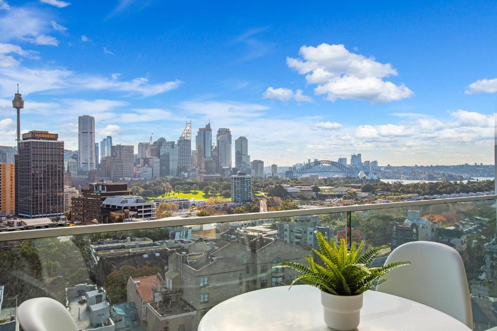Sky High Darlinghurst Sydney Magical Views 1 Bedroom Dual Level ...