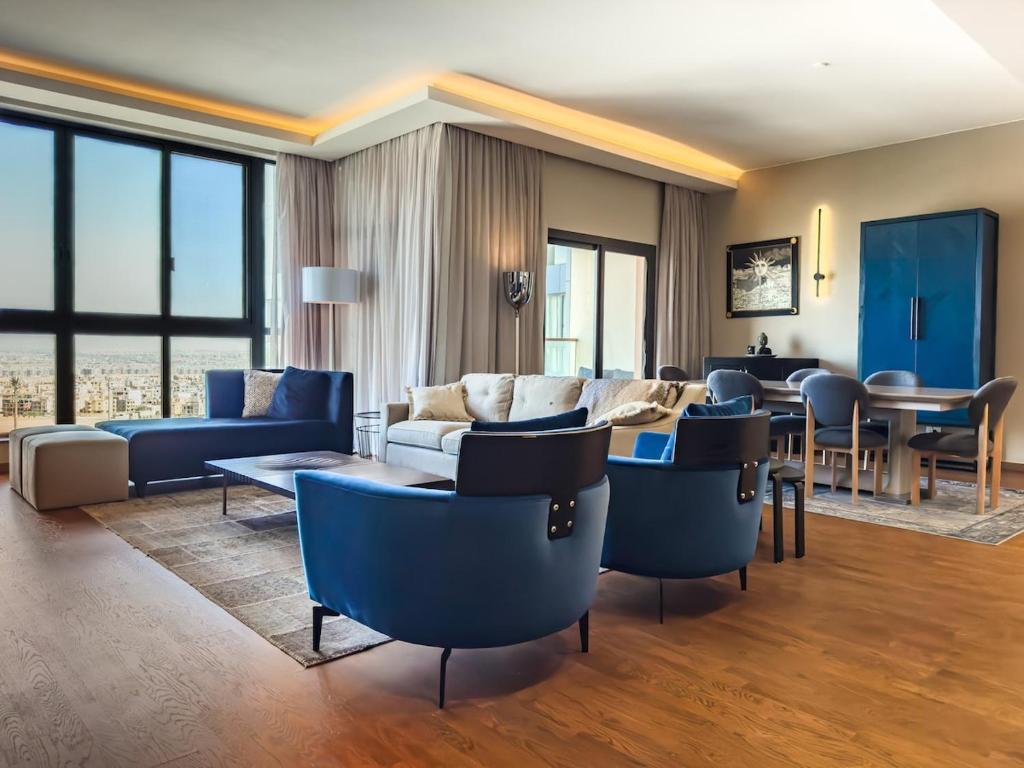 Panoramic 2 BR Apt at Aeon Towers, Sheikh Zayed (preços atualizados 2026)