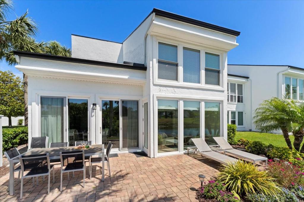 The Villa at Sawgrass Country Club On the 4th Hole, Sawgrass (updated ...