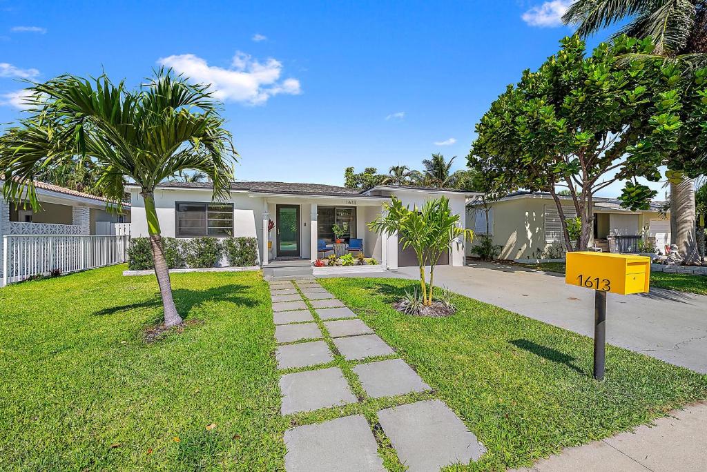 Ibis IsleModern Mid-Century Beach Bungalow（2025 年最新房價）