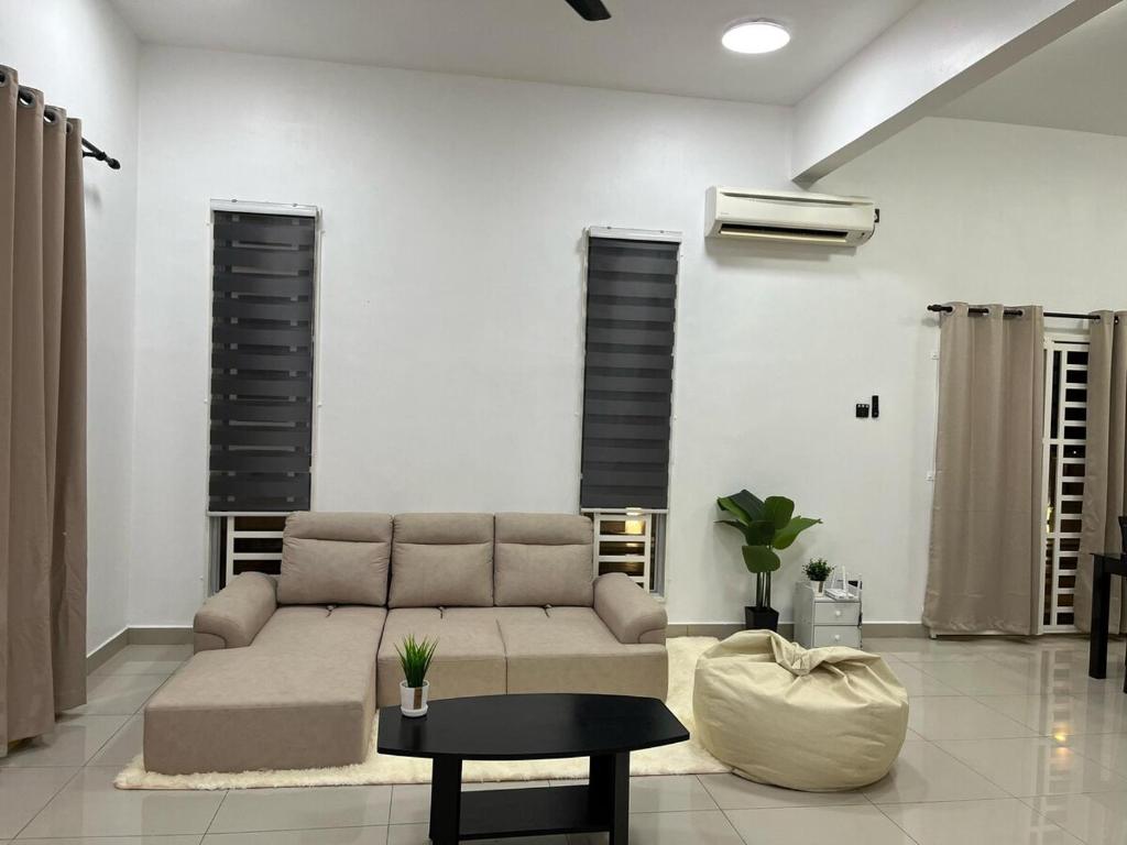 Cozy Nest House, Paka (updated prices 2025)