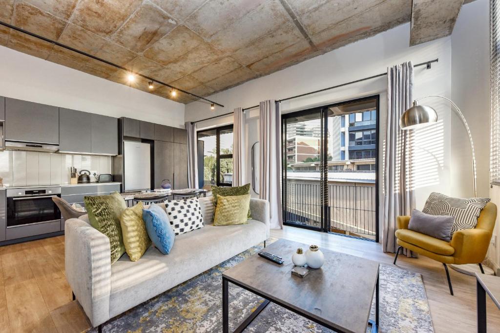 The Lineal 325, Johannesburg (updated prices 2025)