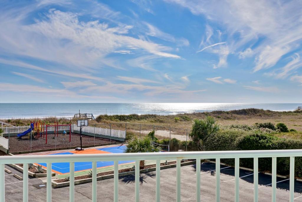 St Regis 1102, North Topsail Beach (updated prices 2026)