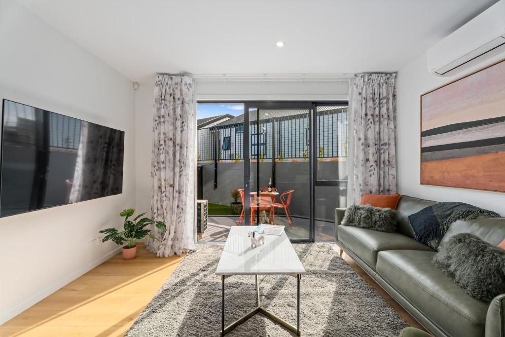 Explore Wanaka - Mountain Views, Riverside Locale, Albert Town (precios ...