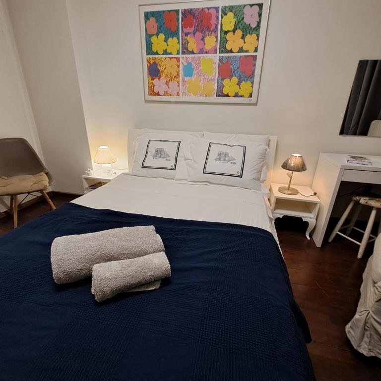 Skipper's Urban Endeavor One bed lux central quiet smart cozy apart ...