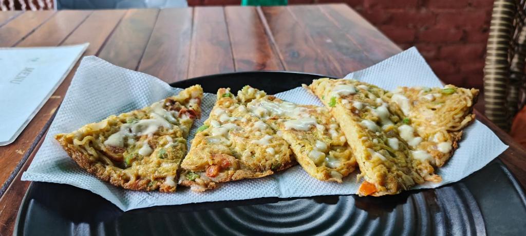 Alooma Cafe and Homestay, Bashist (updated prices 2025)