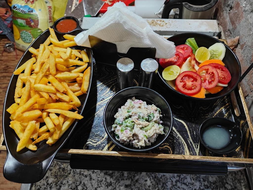 Alooma Cafe and Homestay, Bashist (updated prices 2025)