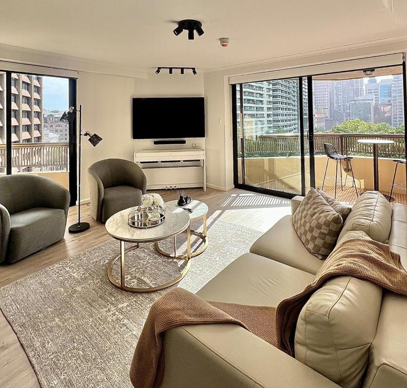 Elegant Hyde Park View Retreat With Gym & Rooftop Pool, Sydney (updated ...
