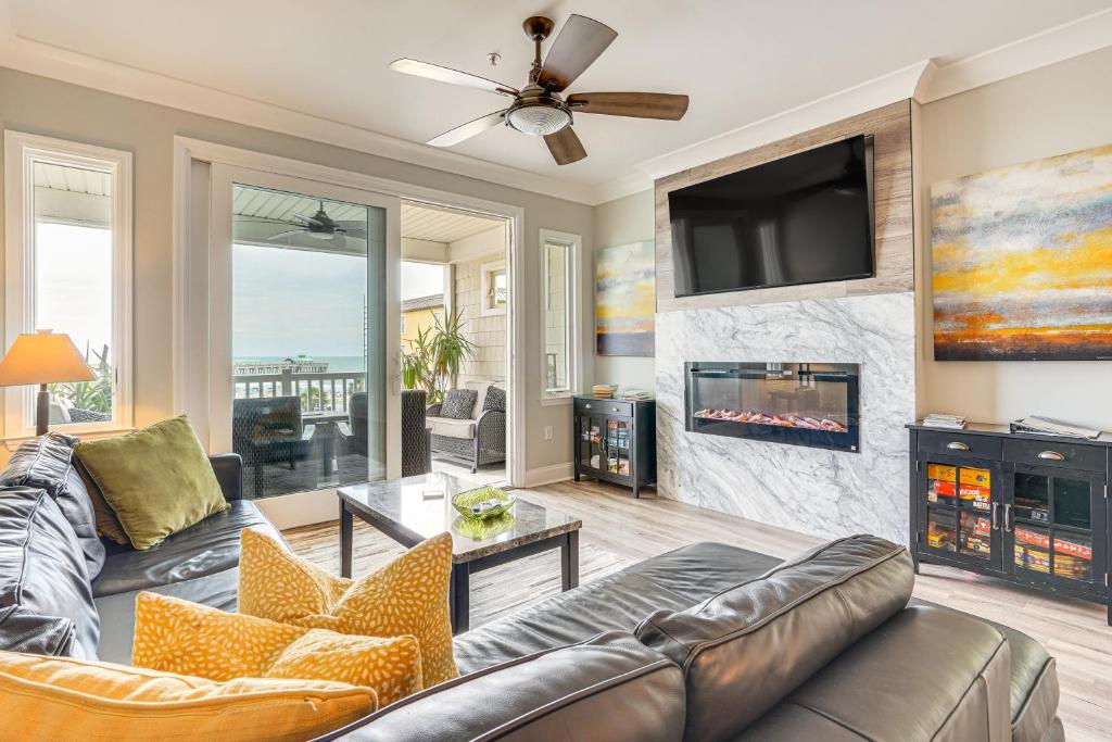 Steps to Folly Beach Ocean-View Condo with Balcony, Folly Beach ...