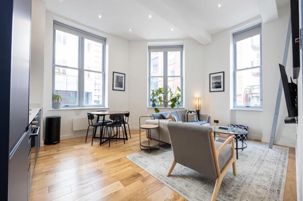Azure Suite 1BR City Walks, Manchester (updated prices 2025)