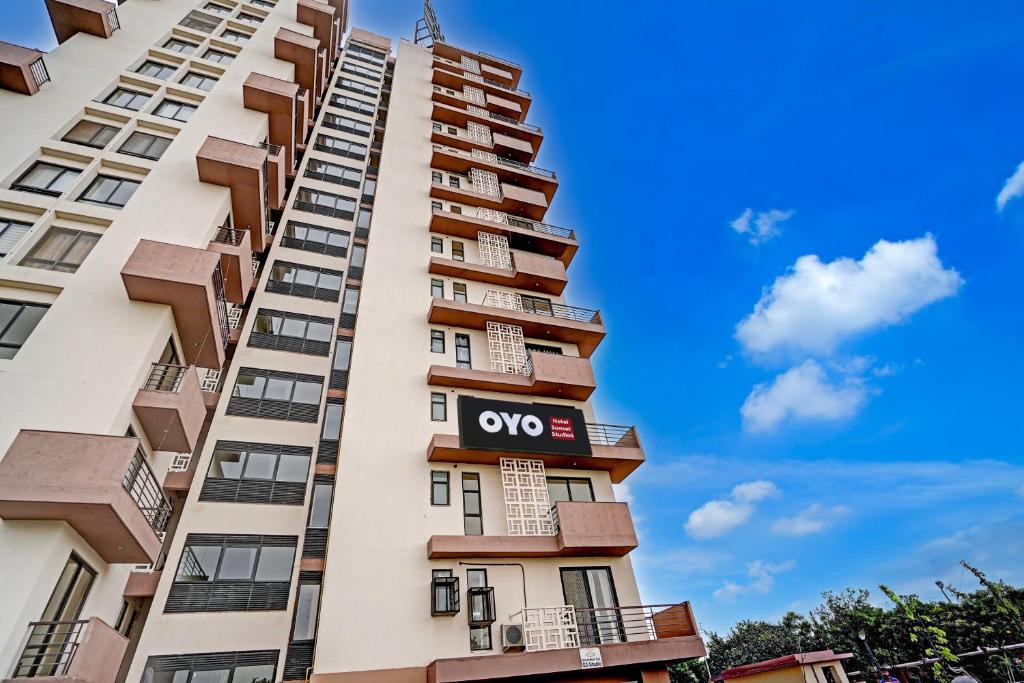 Hotel O Sunset studioS, Chhatikara (updated prices 2025)