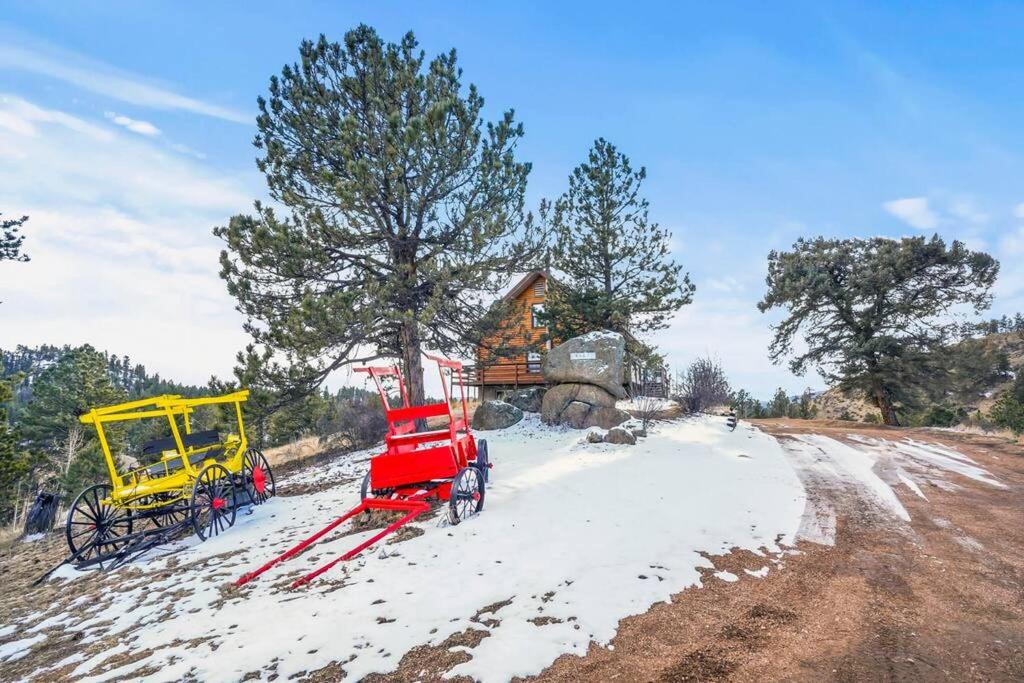 30 Acre Retreat Cabin+5BD+W/D+ Sleeps 16, Florissant (uppdaterade ...