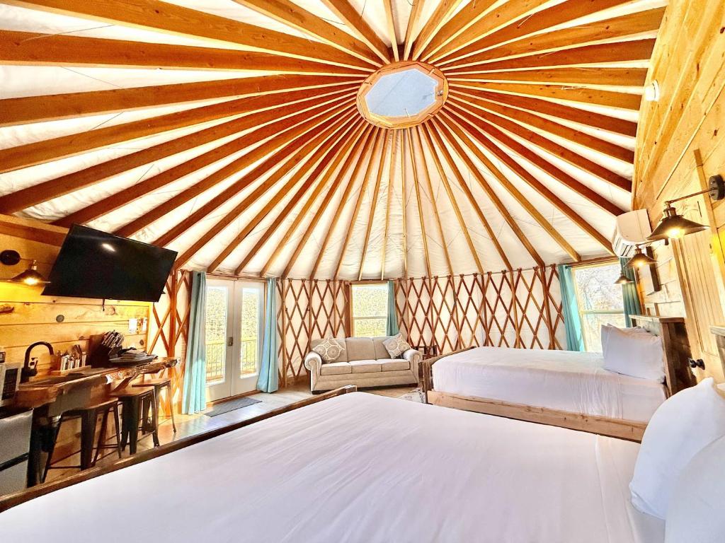 Yurt Overlook #3 with AC and Private Bath 2 Kings, Orderville (updated ...