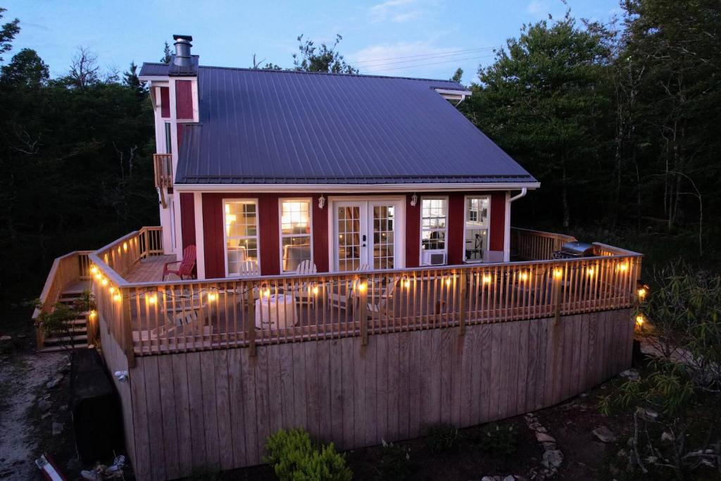 Late Summer Specials - Hiking Trails - Walk 2 Fred's Deli, Beech Mountain (updated prices 2026)