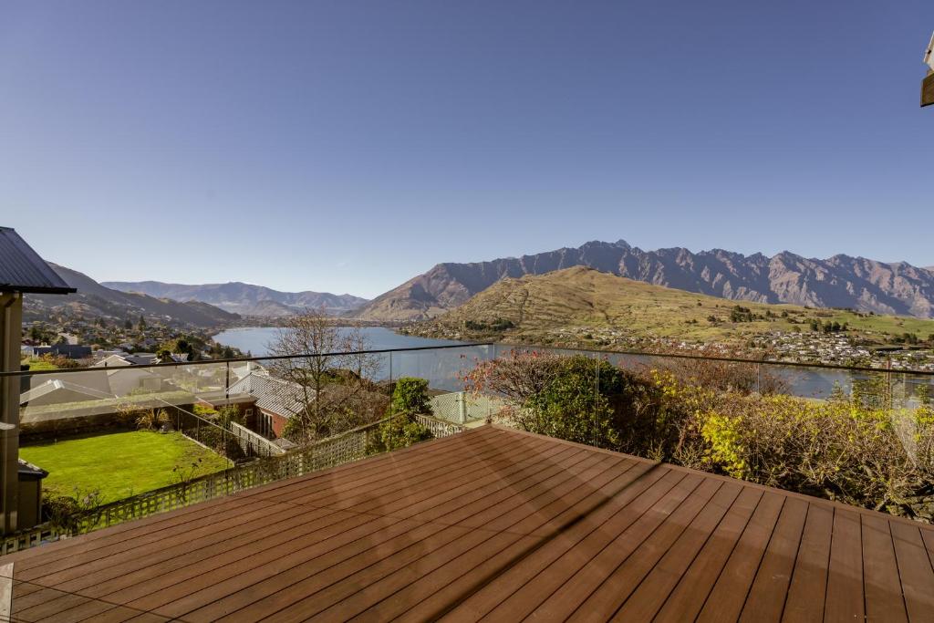 Hensman House - Queenstown Holiday Home, Queenstown (updated prices 2026)